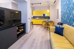Apartamento Superior | Sala de estar | Monitores, impressoras 