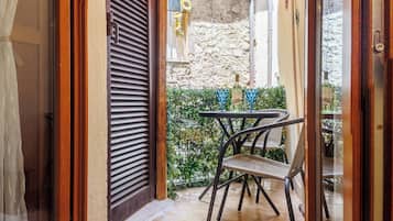 Apartamento de Luxo em Condomínio Fechado, vista para o pátio | Terraço/pátio interior