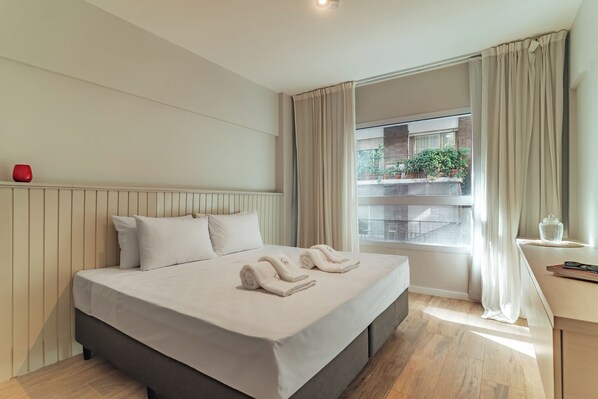 Apartamento | Cofres nos quartos, Wi-Fi de cortesia