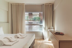 Apartamento | Cofres nos quartos, Wi-Fi de cortesia