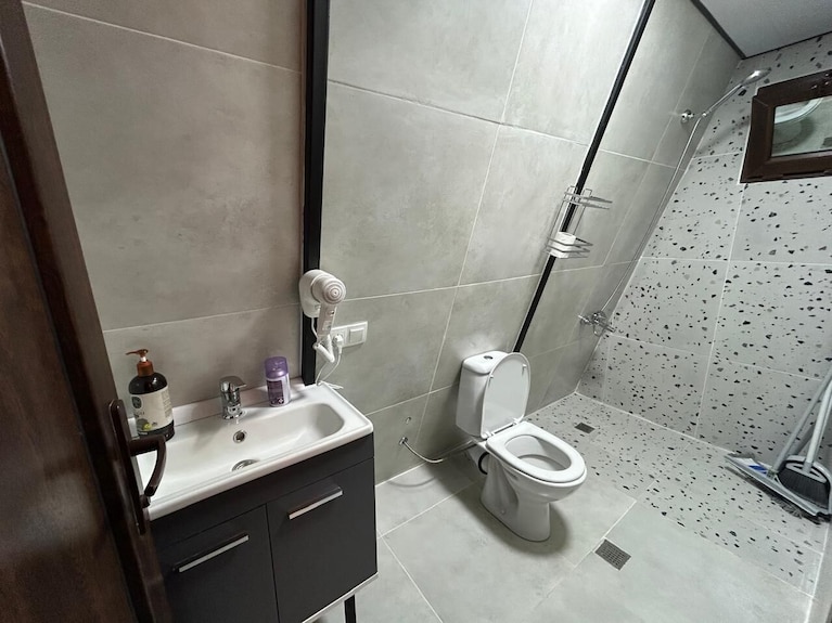 Charming 2-bedroom Cottage In Wonderful Views Khelvachauri With Ac, Wifi - 巴統