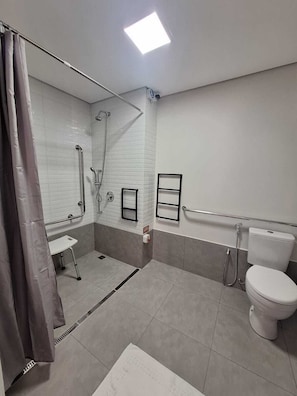 Quarto Standard, 1 cama de casal, acessível | Casa de banho