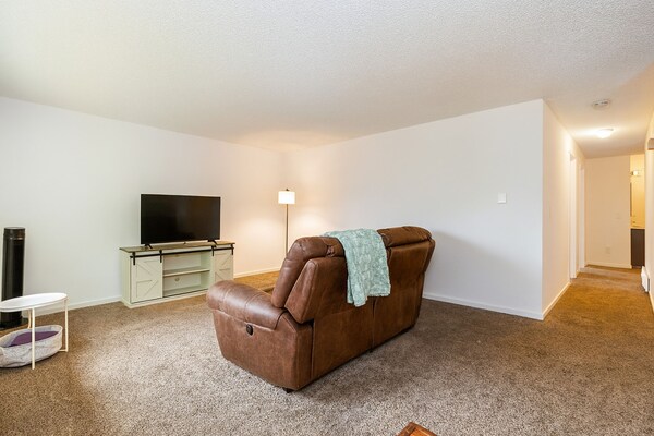 Bright 2br Lynnwood Retreat - Whidbey Island, WA