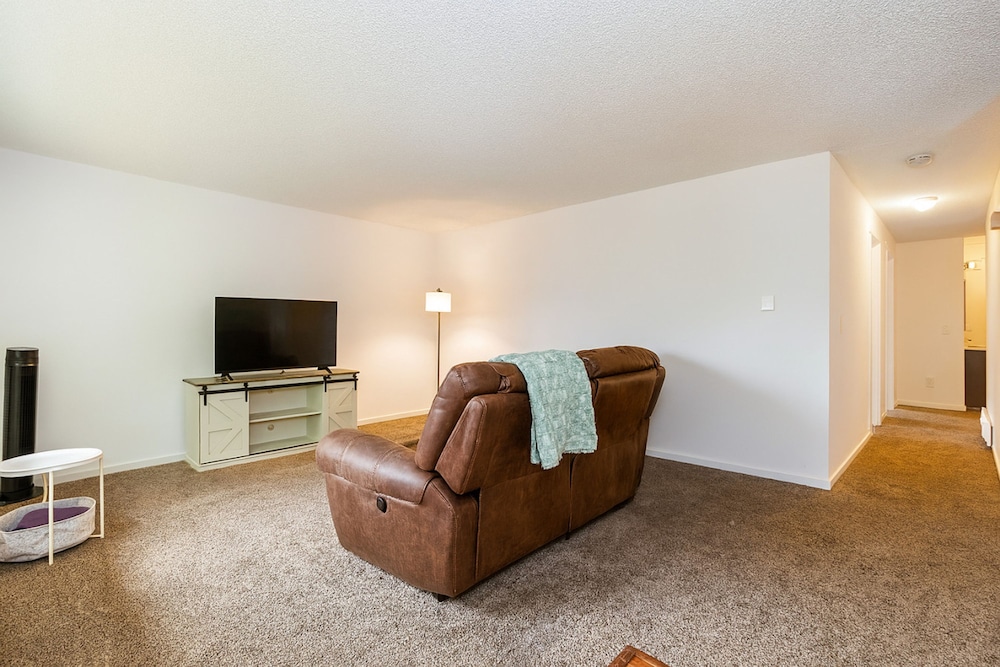 Bright 2br Lynnwood Retreat - Shoreline, WA