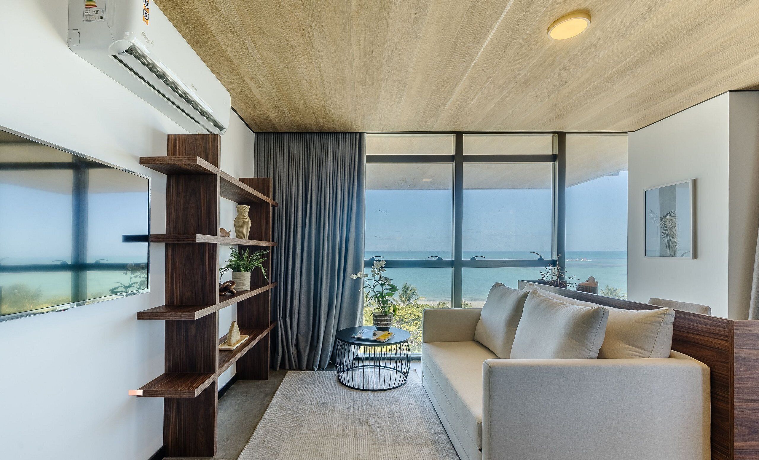 Apartamento básico | Área de estar | Smart TV 32 polegadas com canais digitais