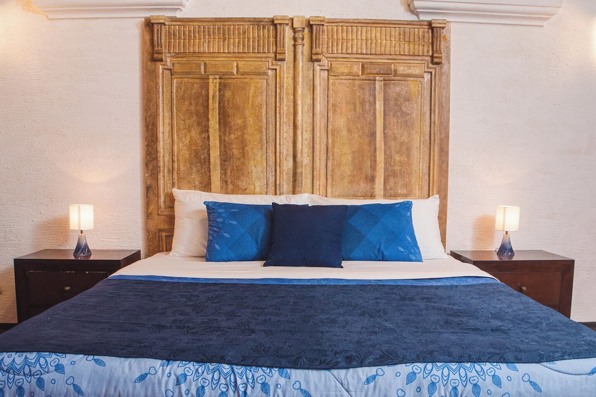 Quarto casal luxo | Roupas de cama premium, edredons de pluma, individualmente decorados