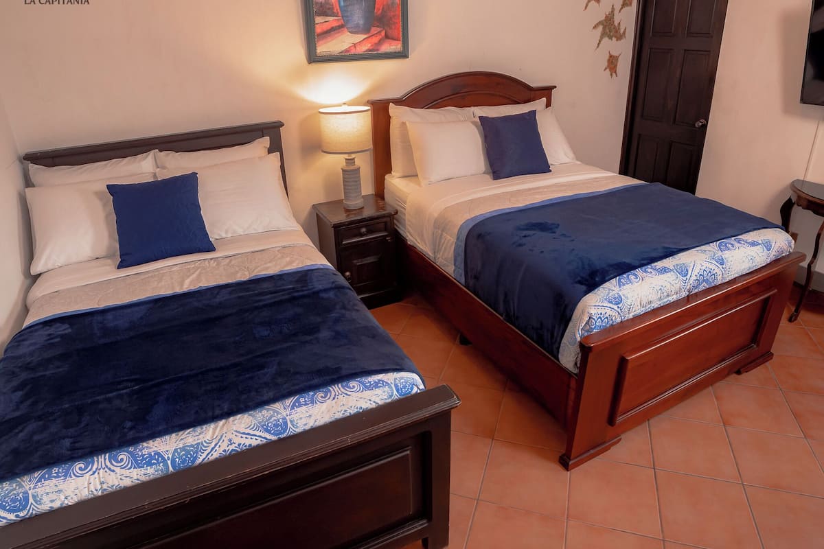Quarto casal luxo | Roupas de cama premium, edredons de pluma, individualmente decorados