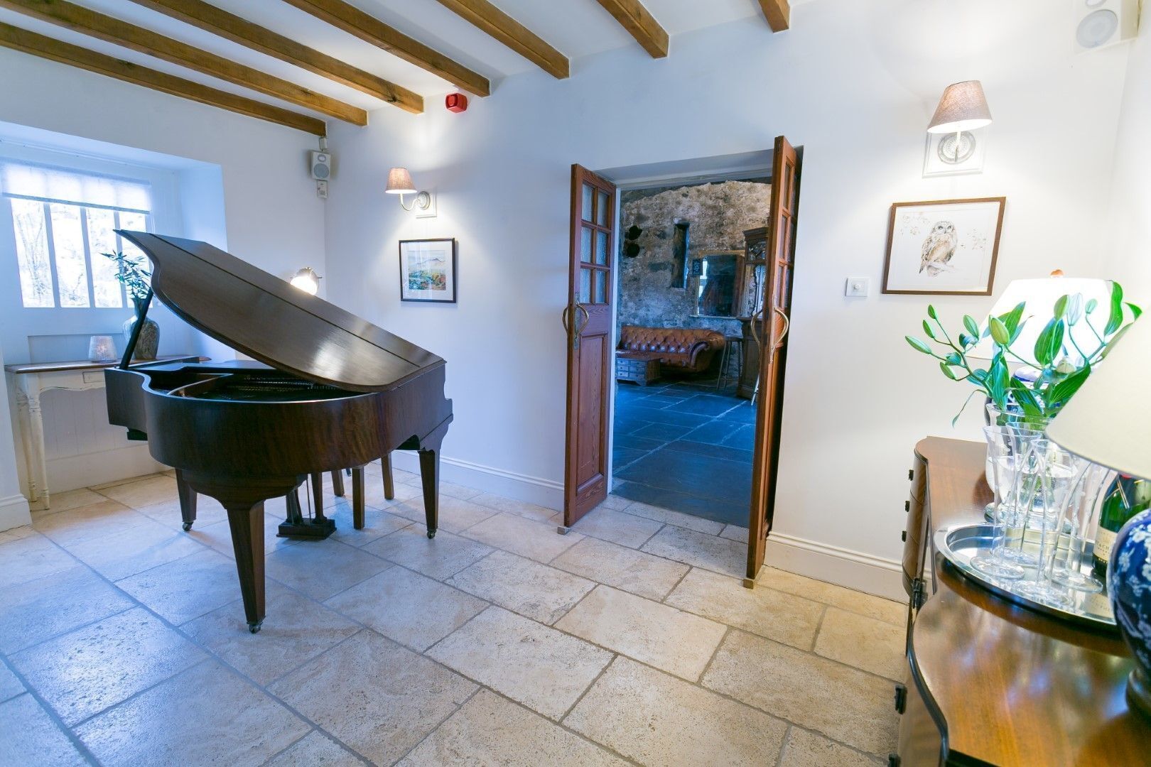 Tal Y Bont Farm -  A Remote That Sleeps 30 Guests  In 14 Bedrooms - Beaumaris