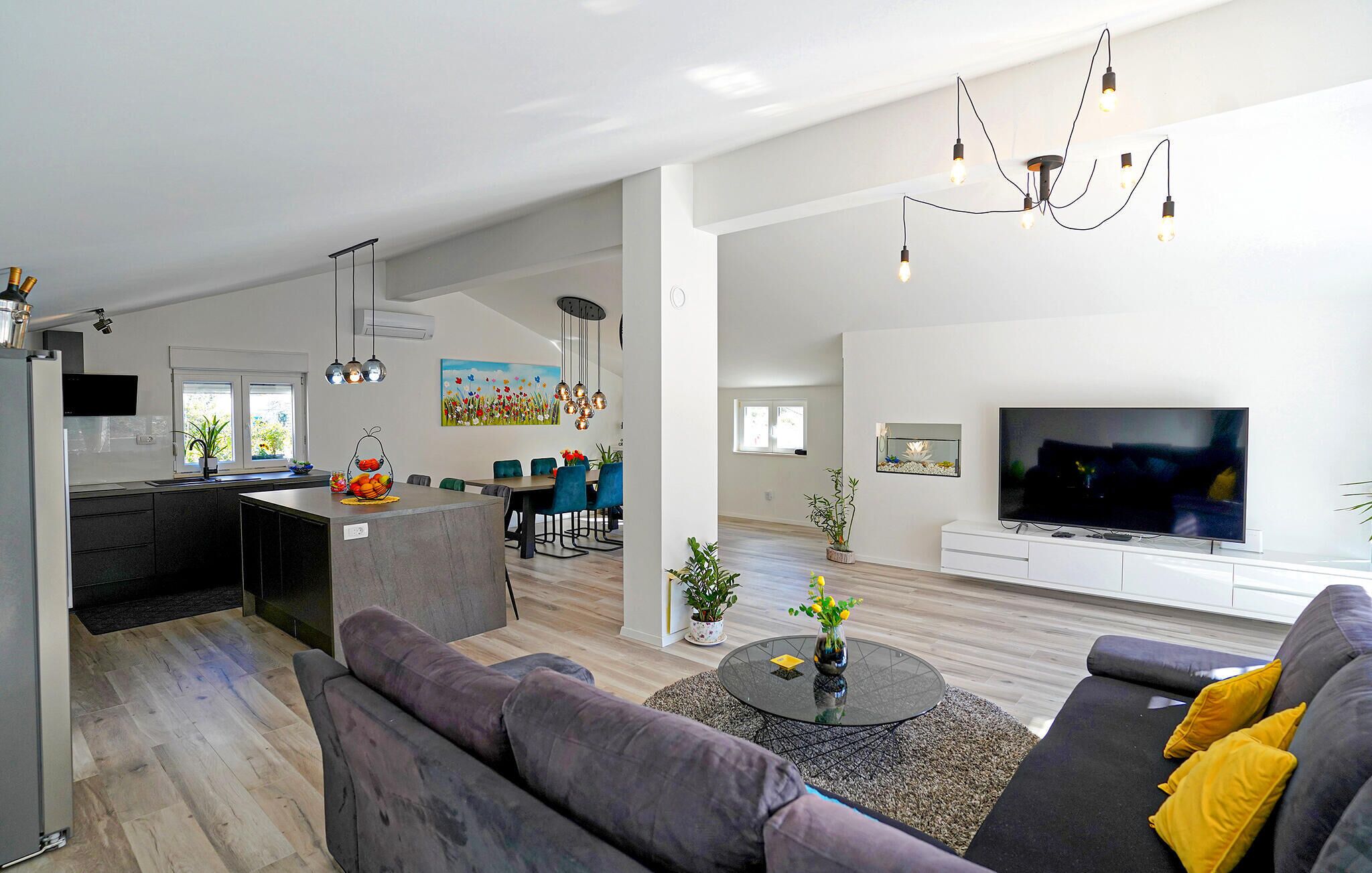 Lovely Home In Zrnovnica - Dugi Rat