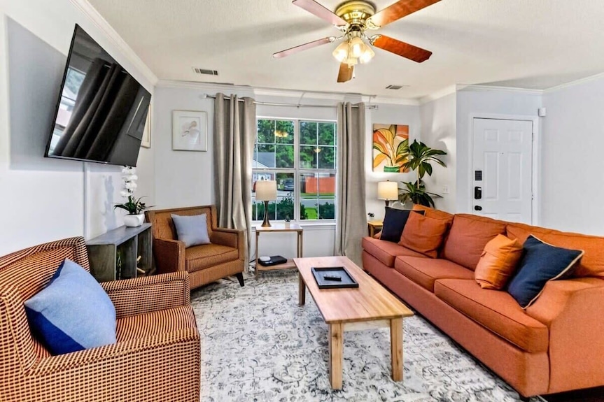 20 Mins From The Airport- Sunny Soling Hideaway - Richmond Hill, GA