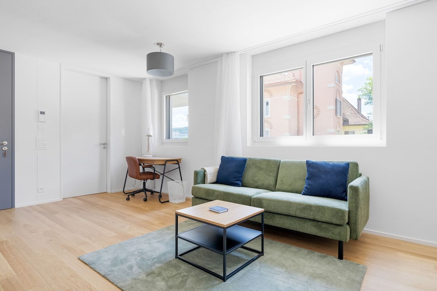 Blueground | Seebach, Balcony, Nr Zürich Zoo - Zurich