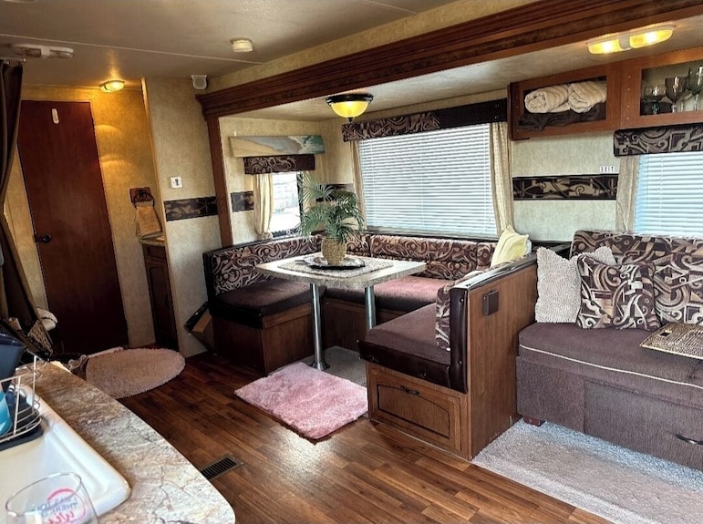 Gilligan's Island Fishing Jetski Shipwreck Oasis - Arizona