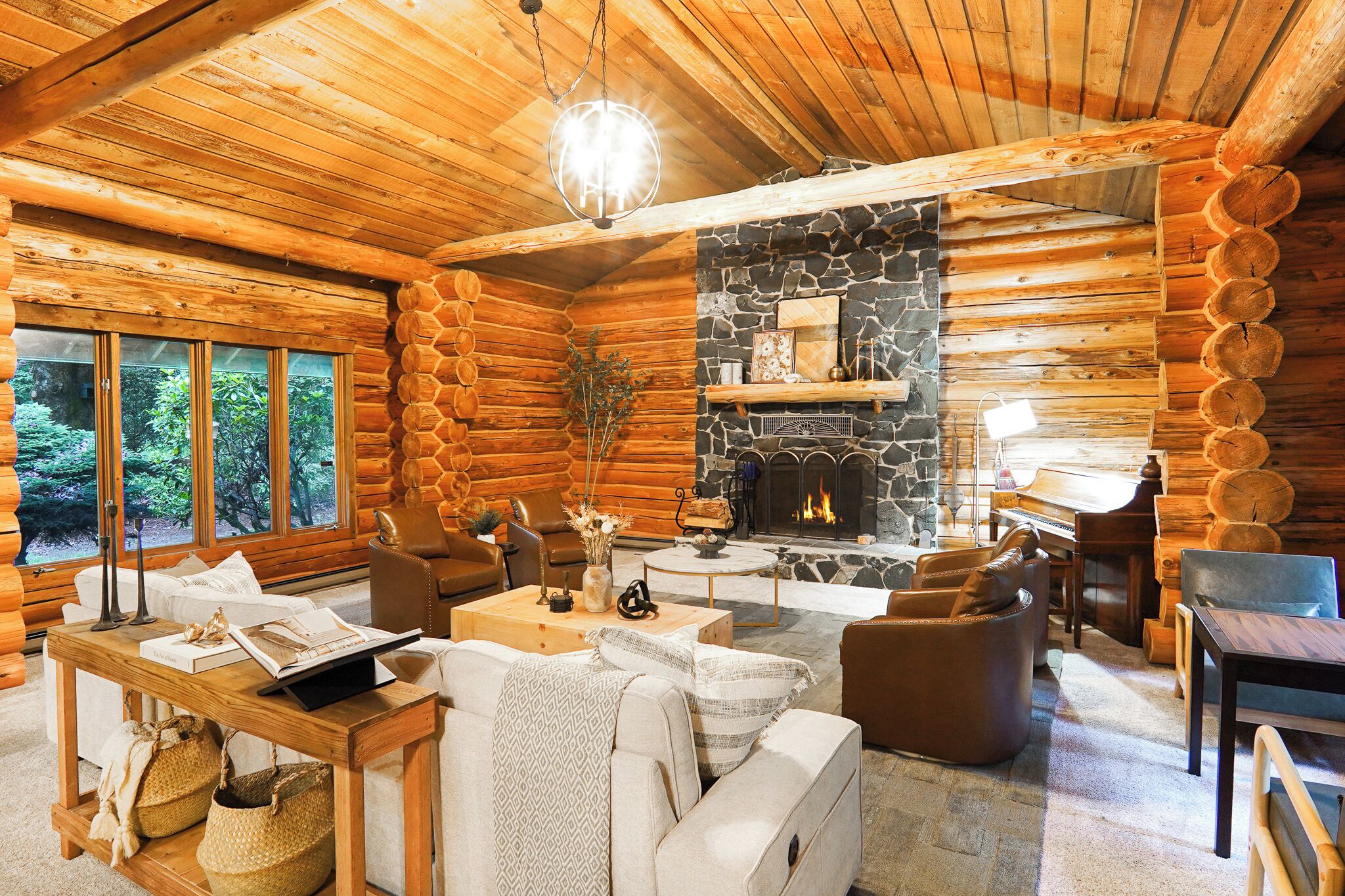 Red Mountain Lodge  A Luxurious Woodland Retreat Near Silver Lake Park W/ Treetop Sauna - Cultus Lake