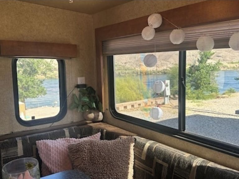 5 Star Fishers Oasis On The River Jetski And Kayak - Arizona