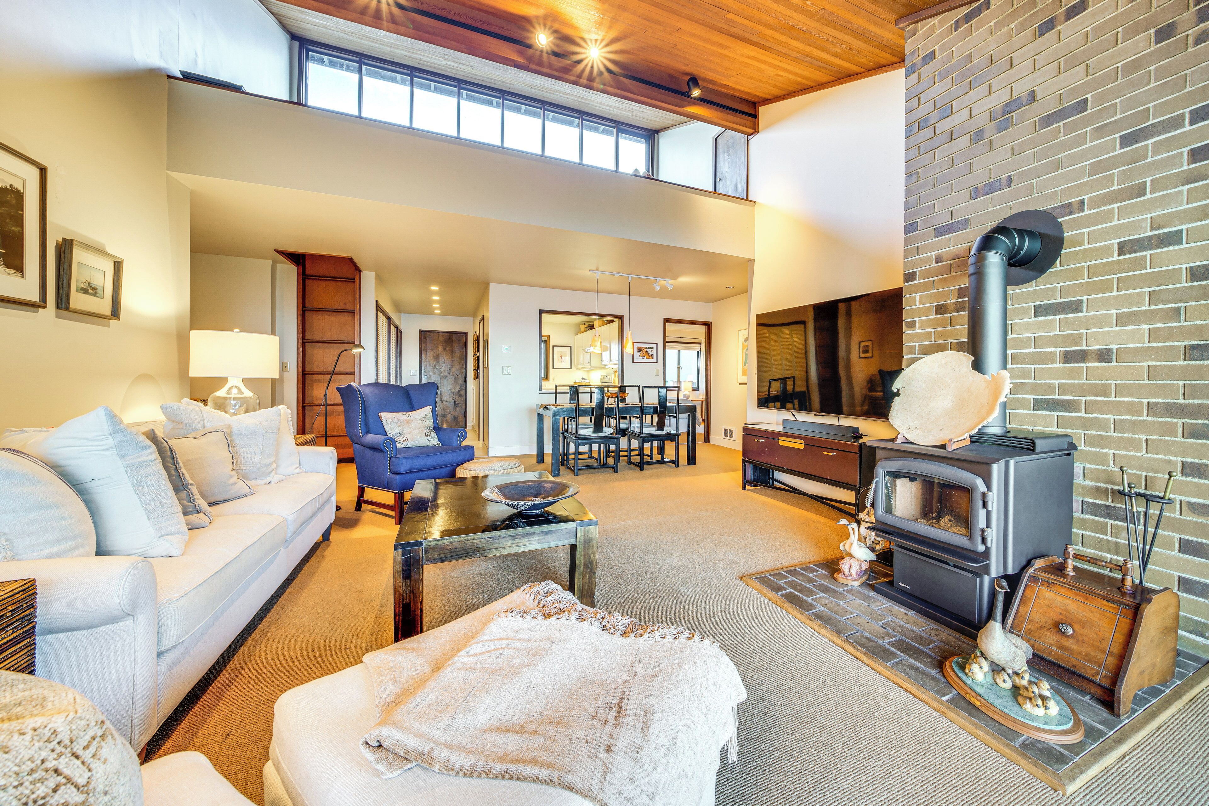 Water Views & Marina Access: Port Ludlow Getaway - Port Ludlow, WA