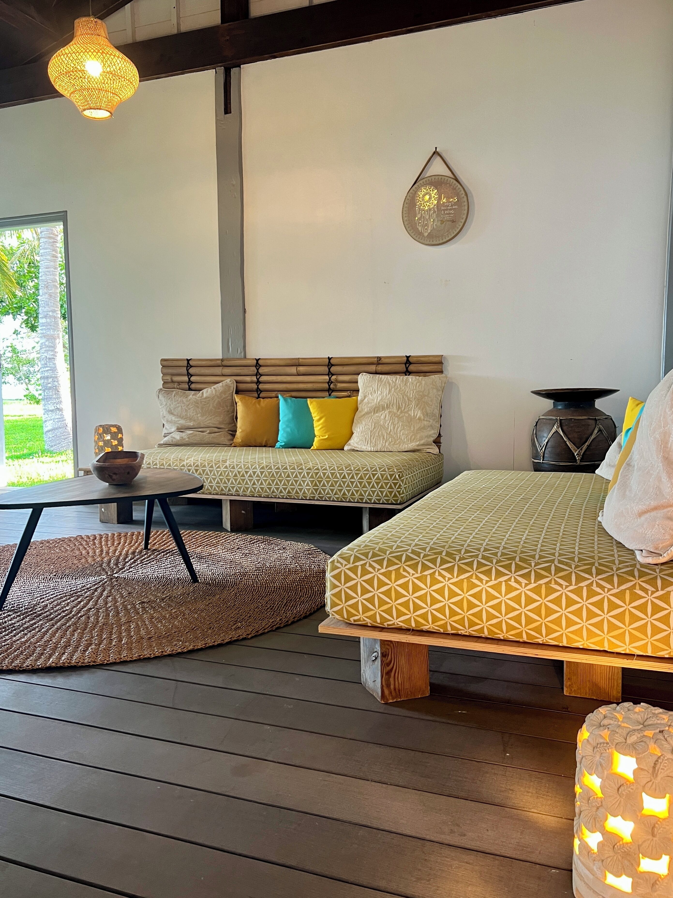 Slow-living By The Lagoon  Beachfront Stay In Naïa Bay, New Caledonia - New Caledonia