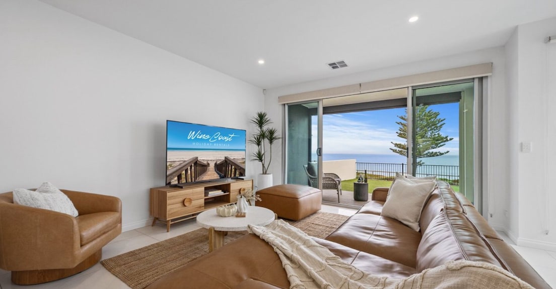 Splendour By The Sea By Wine Coast Holidays - The Arts Centre, Port Noarlunga