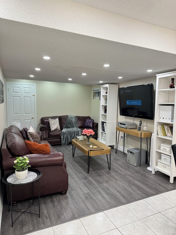 2 Bdr W. Parking - Cozy Basement Unit Near Golf Courses Ajax - Ajax