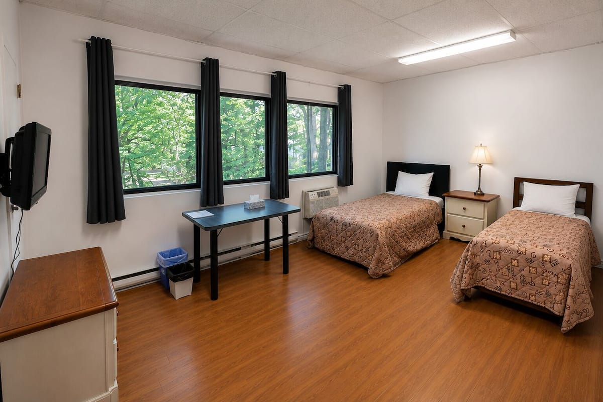 Quarto casal ou duplo clássico, vista para o parque | Escrivaninha, Wi-Fi de cortesia, roupa de cama