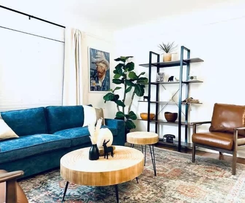 Pontiac Family-friendly 3br 3 Bedroom Home - Pontiac, MI