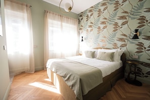 Apartamento luxo | Cofres nos quartos, ferros/tábuas de passar roupa, Wi-Fi de cortesia