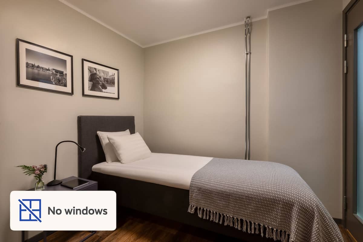 Pocket - Single - Windowless | Wi-Fi de cortesia, roupa de cama