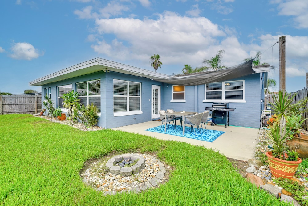 Walk To Shore + Pier: Family Home In Ormond Beach - Ormond Beach, FL