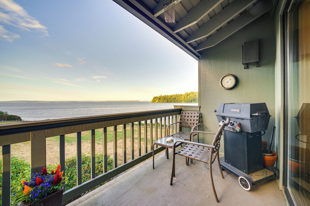 Water Views & Marina Access: Port Ludlow Getaway - Whidbey Island, WA