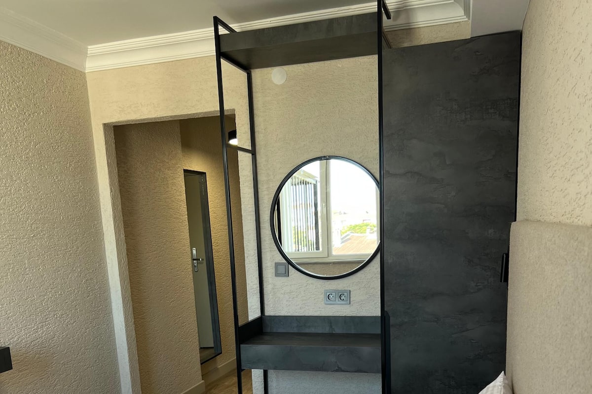 Quarto Duplo Deluxe | Cofre no quarto, secretária