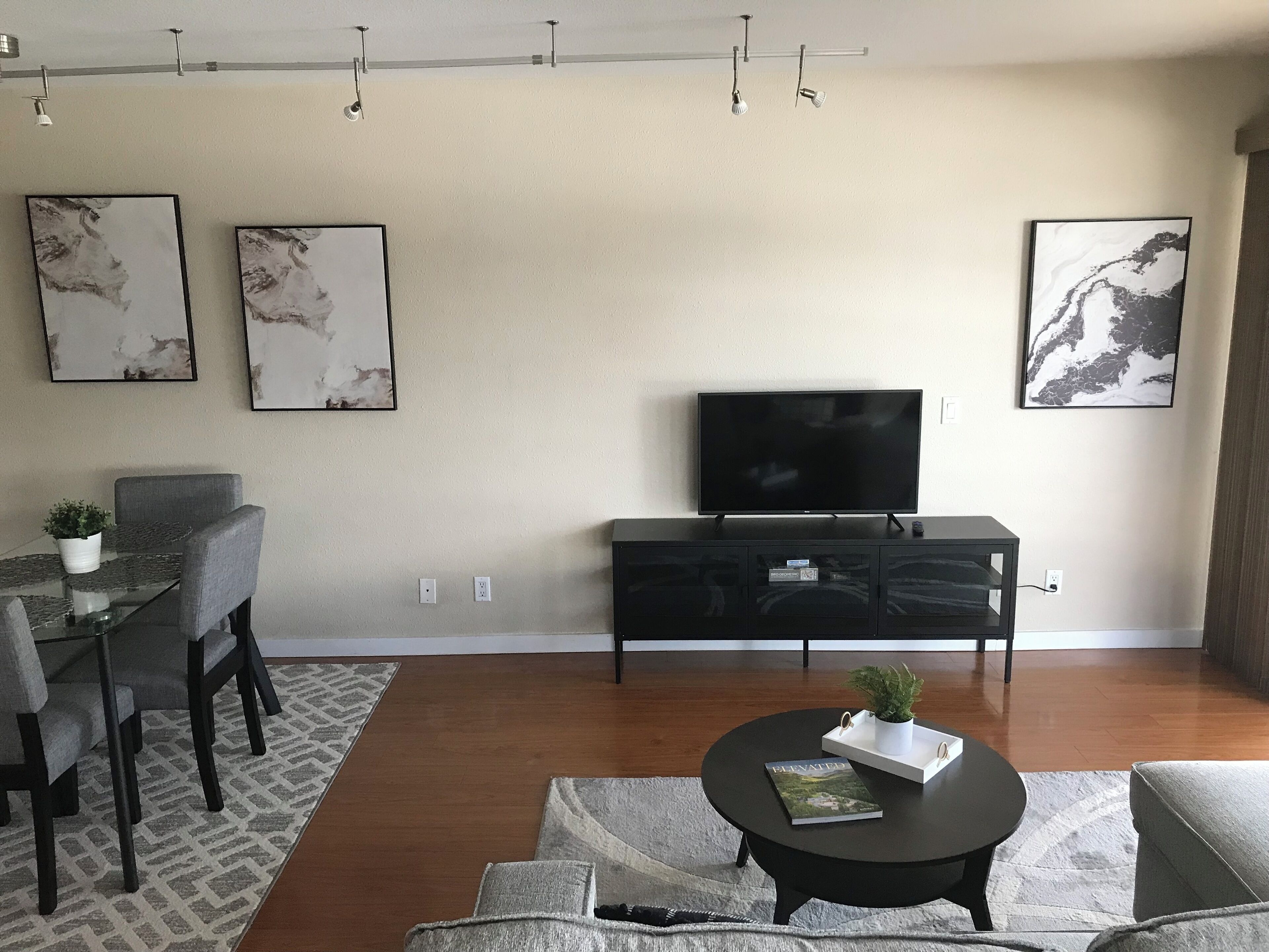Cozy Condo Close To Hospitals, Walking Distance To Many Restaurants. - Denver, CO