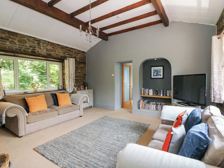 The Old Barn, Pet Friendly, With Open Fire In Aberaeron - Aberaeron