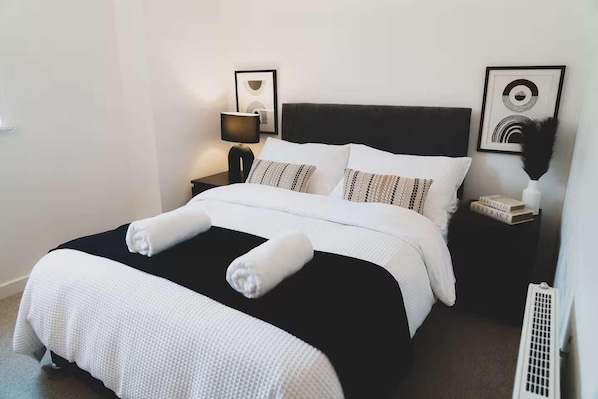 1 quarto, Wi-Fi de cortesia, roupa de cama