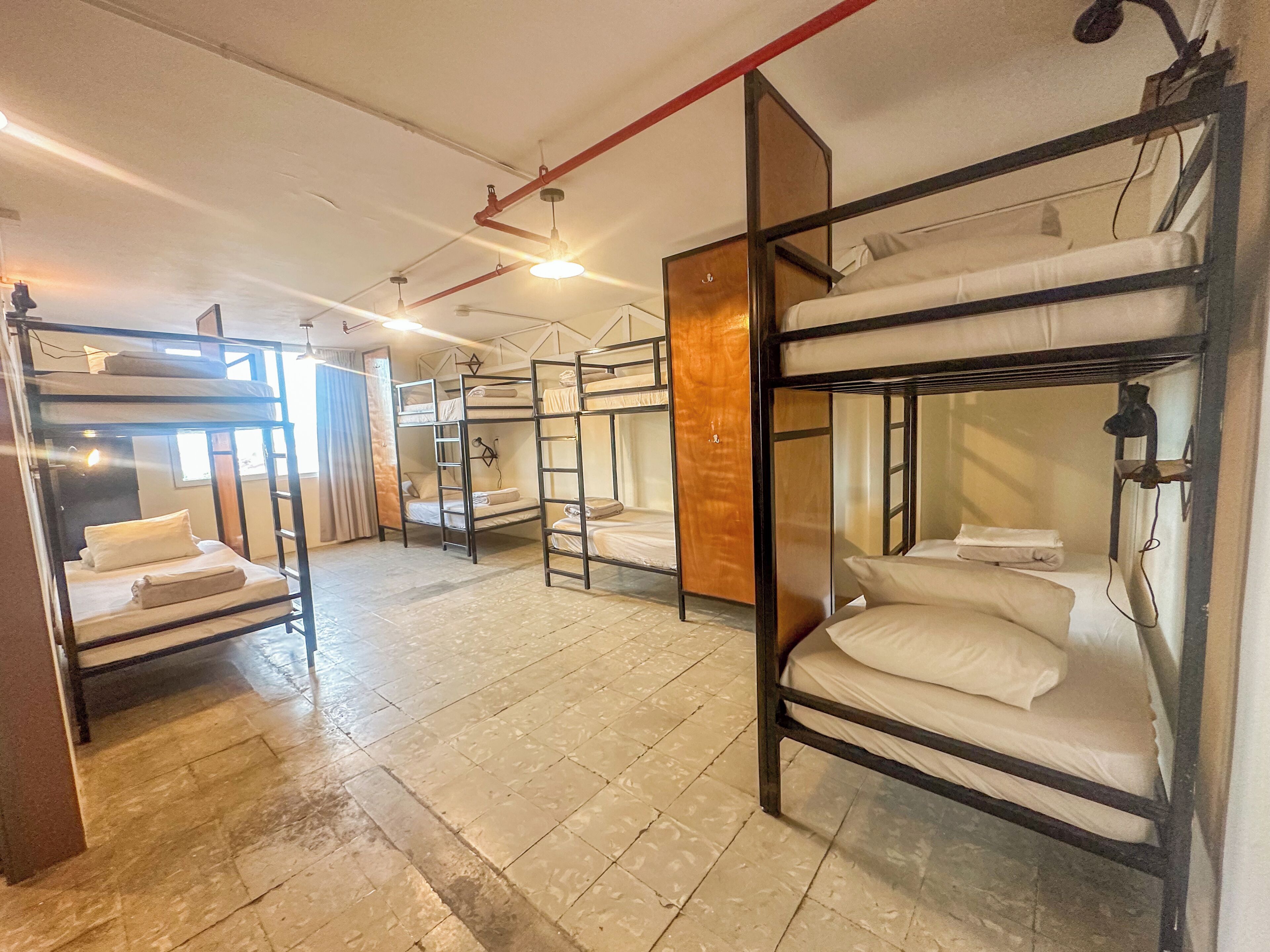 Dormitório compartilhado, em dormitório misto, suíte | Roupas de cama antialérgicas, quartos à prova de som, Wi-Fi de cortesia