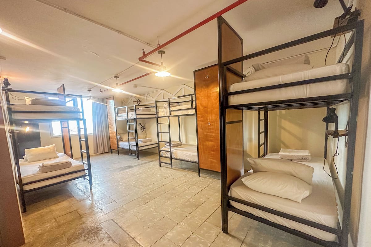 Dormitório compartilhado, em dormitório misto, suíte | Roupas de cama antialérgicas, quartos à prova de som, Wi-Fi de cortesia