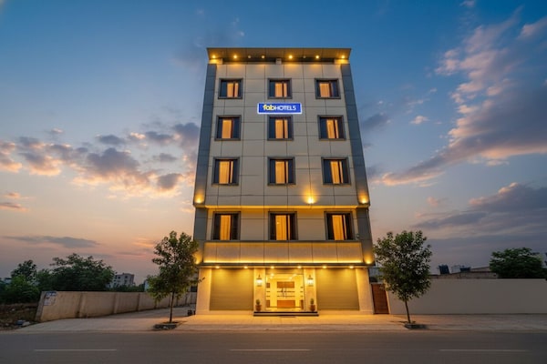 Fabhotel Cg International - Delhi