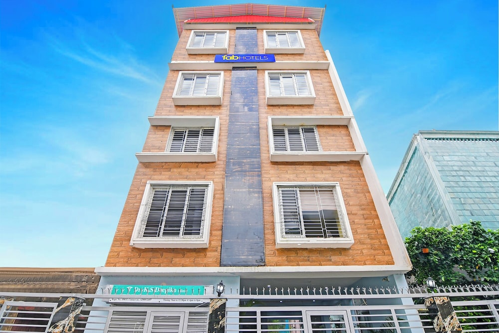 Fabhotel The Ax Inn - Kolkata