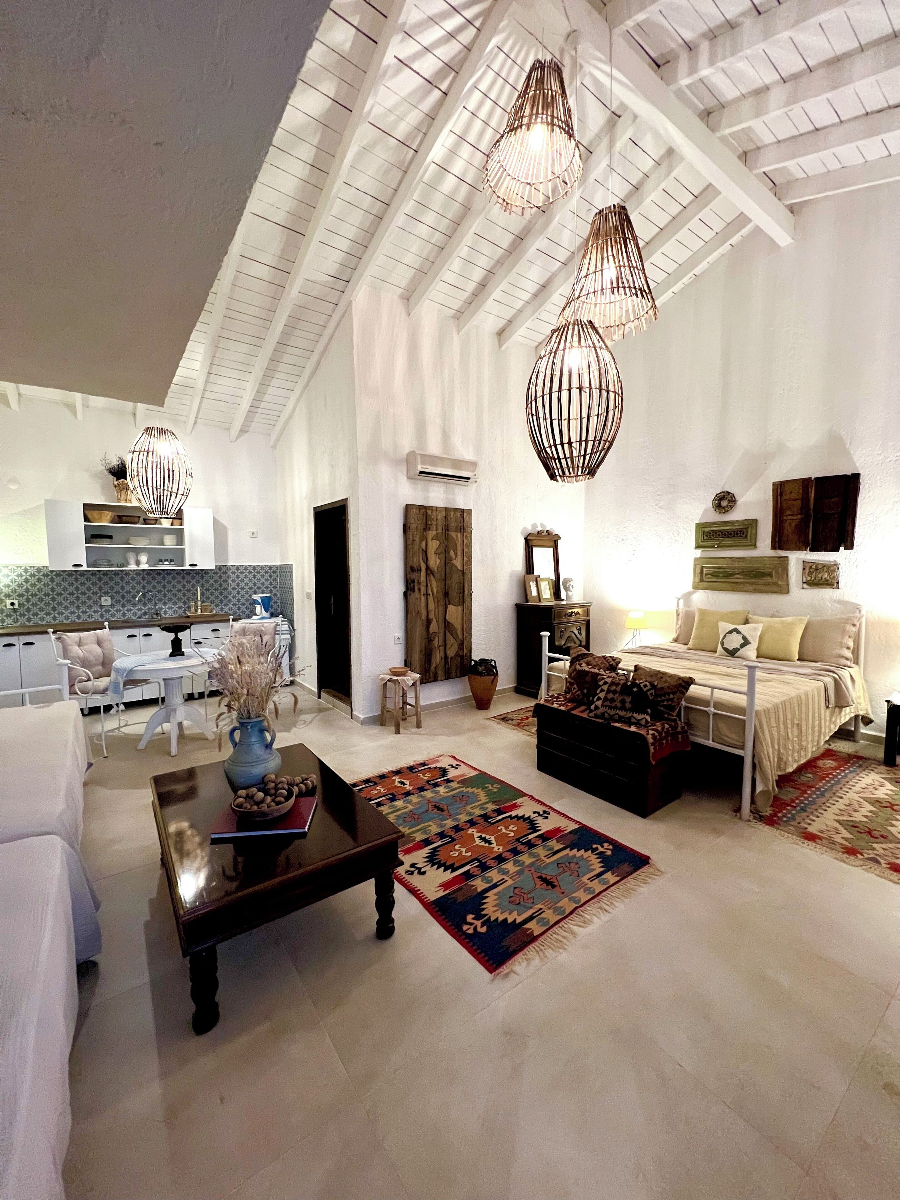 Quarto Quádruplo de Luxo, varanda, vista para a colina | Com decoração personalizada, com mobília individualizada 