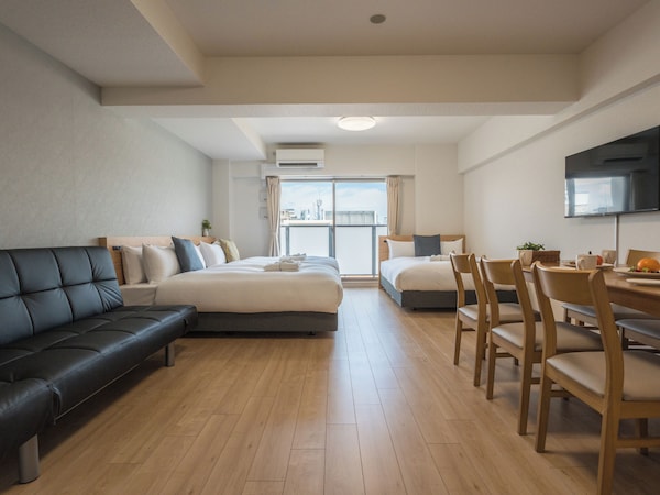Eslead Hotel Namba Kuromon - Osaka, Japan