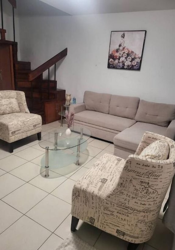 Cuyamaca Casita Madri - Tijuana