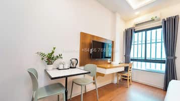 Estúdio Comfort | Secretária, secretária adequada para computadores portáteis