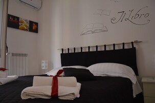 Apartamento Básico, varanda, Vista para a cidade | Cortinas/cortinados opacos, ferro/tábua de engomar, Wi-fi grátis