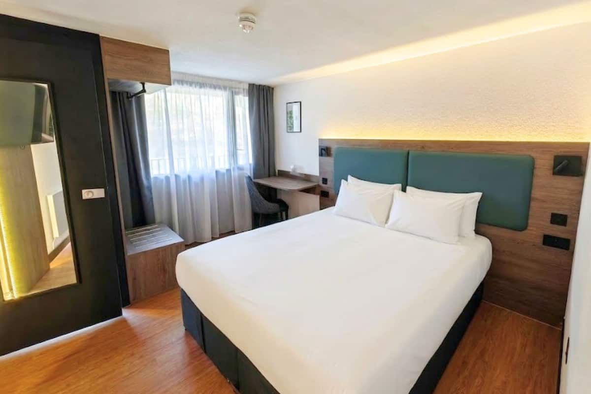 Quarto Duplo Executivo | Ferro/tábua de engomar, Wi-fi grátis