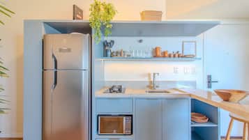 Apartamento Básico | Cozinha privada | Utensílios de cozinha