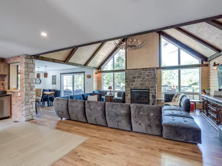 Rustic Cottage With A Modern Touch On River-lake, 6 Bedrooms - Quebec