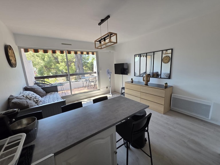 Bright Studio In Residence With Swimming Pool - ラ・シオタ