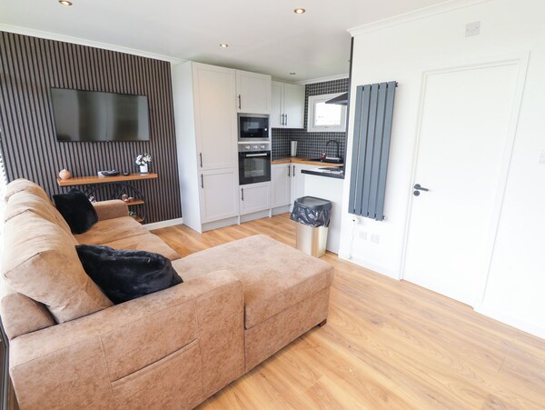 66 Cherry Park - Chapel Saint Leonards