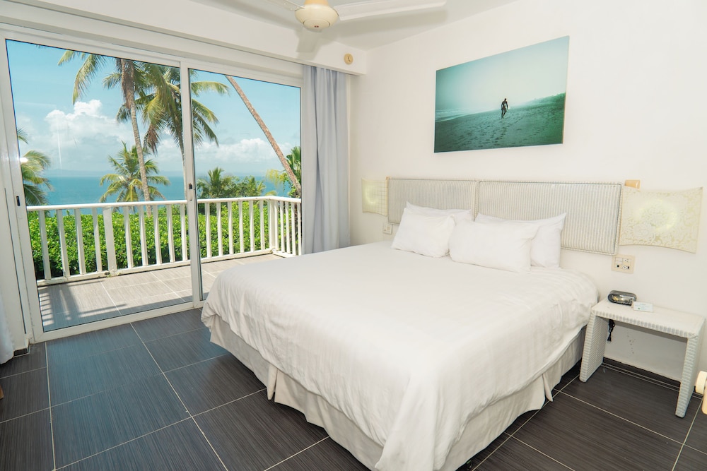 Vistamare Samana 1-bedroom beachfront, pool, Wifi VII 102 - Samaná | Vrbo