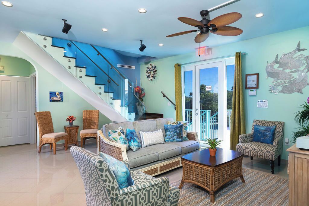 Tropical Waterfront Sombrero Beach House Private Pool, Hot Tub, Boat Dock, Pet - Marathon, FL