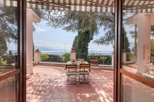 Apartamento Standard, 2 quartos, 2 casas de banho (Hanbury Apt Pool And Sea) | Refeições ao ar livre
