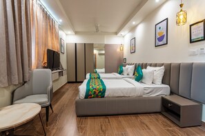 Quarto Duplo Deluxe | Secretária, ferro/tábua de engomar 